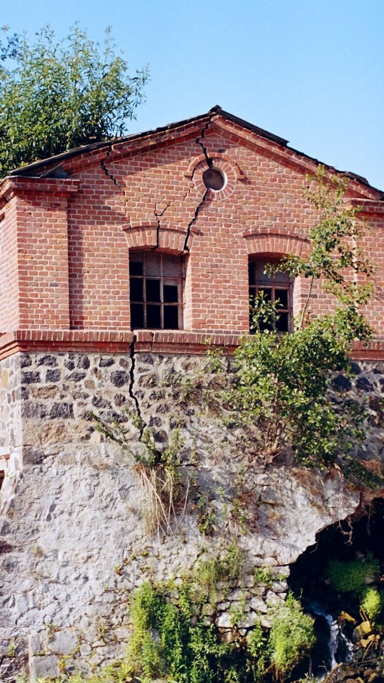 Fissures maison en Côte-d’Or, Saône-et-Loire : Guide complet par un expert